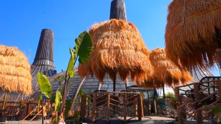 Gunungan Resto Dusun Semilir Semarang – JadwalTravel.com